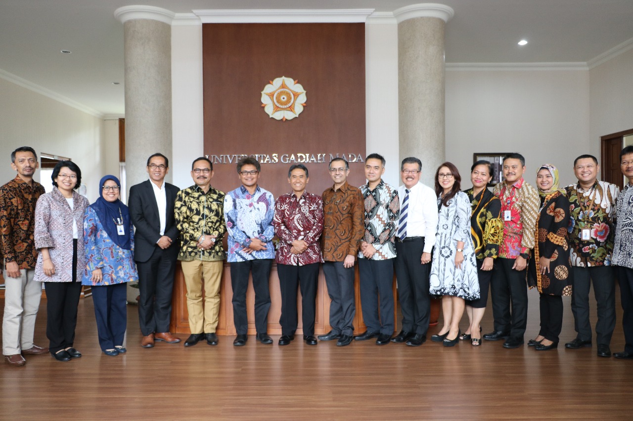 KEMBANGKAN PROGRAM D4 PERBANKAN DAN KRIYA MANDIRI UGM JALIN KERJA SAMA ...